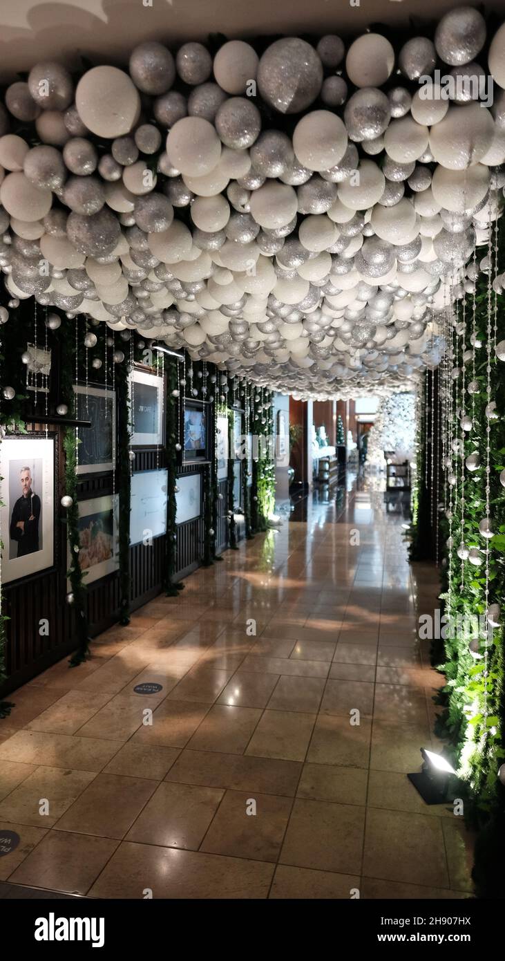 JW Marriott Hotel Bangkok Lobby Season's Greetings Christmas ...