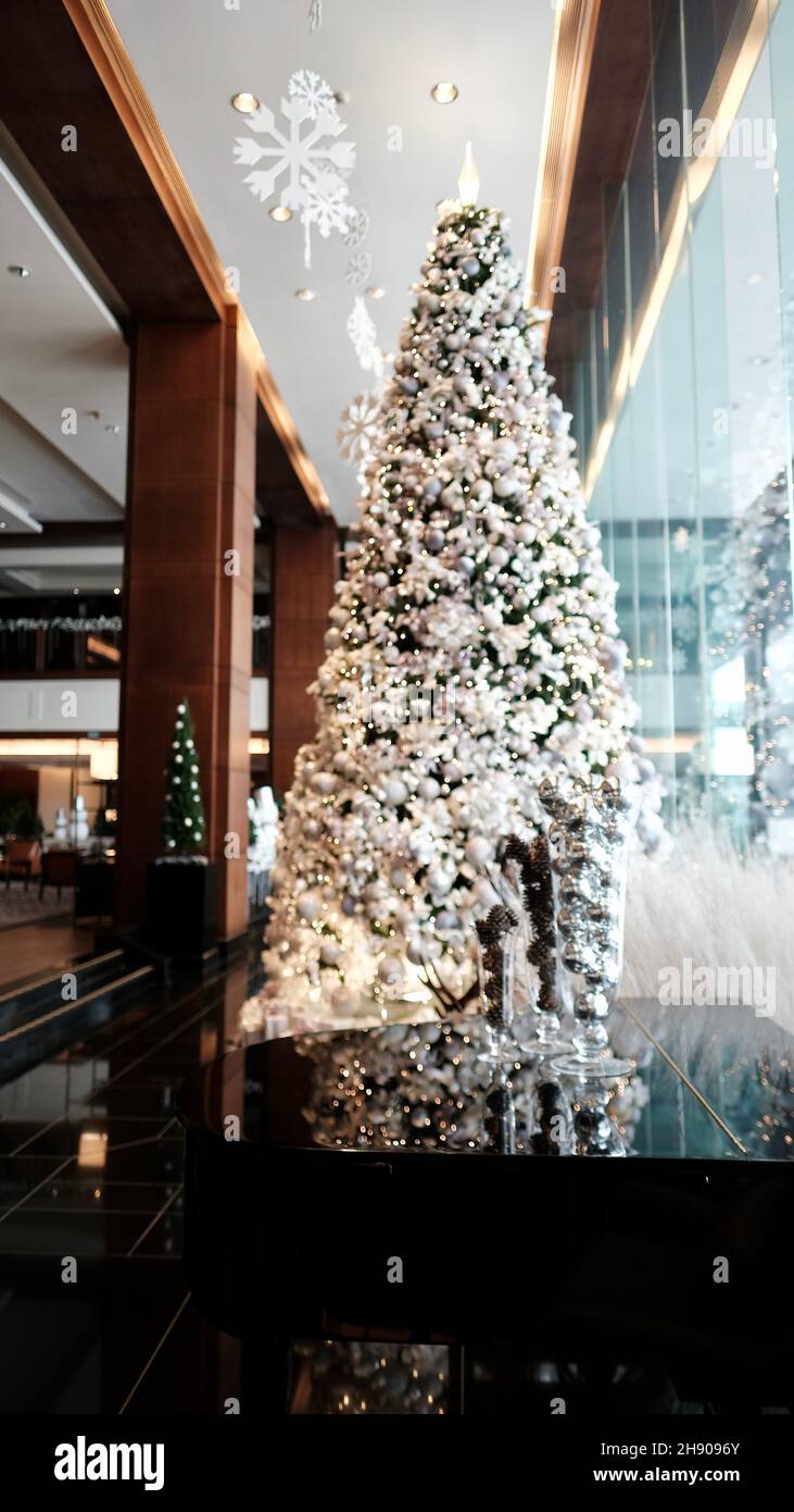 JW Marriott Hotel Bangkok Lobby Season's Greetings Christmas ...