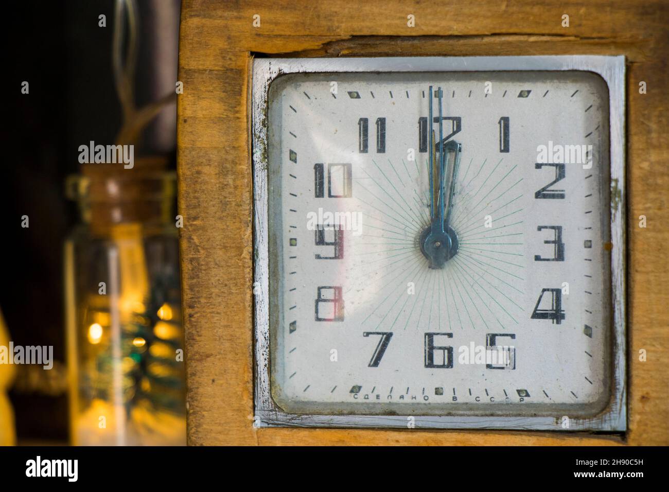 12 o'clock new year time, clock and numbers Stock Photo - Alamy