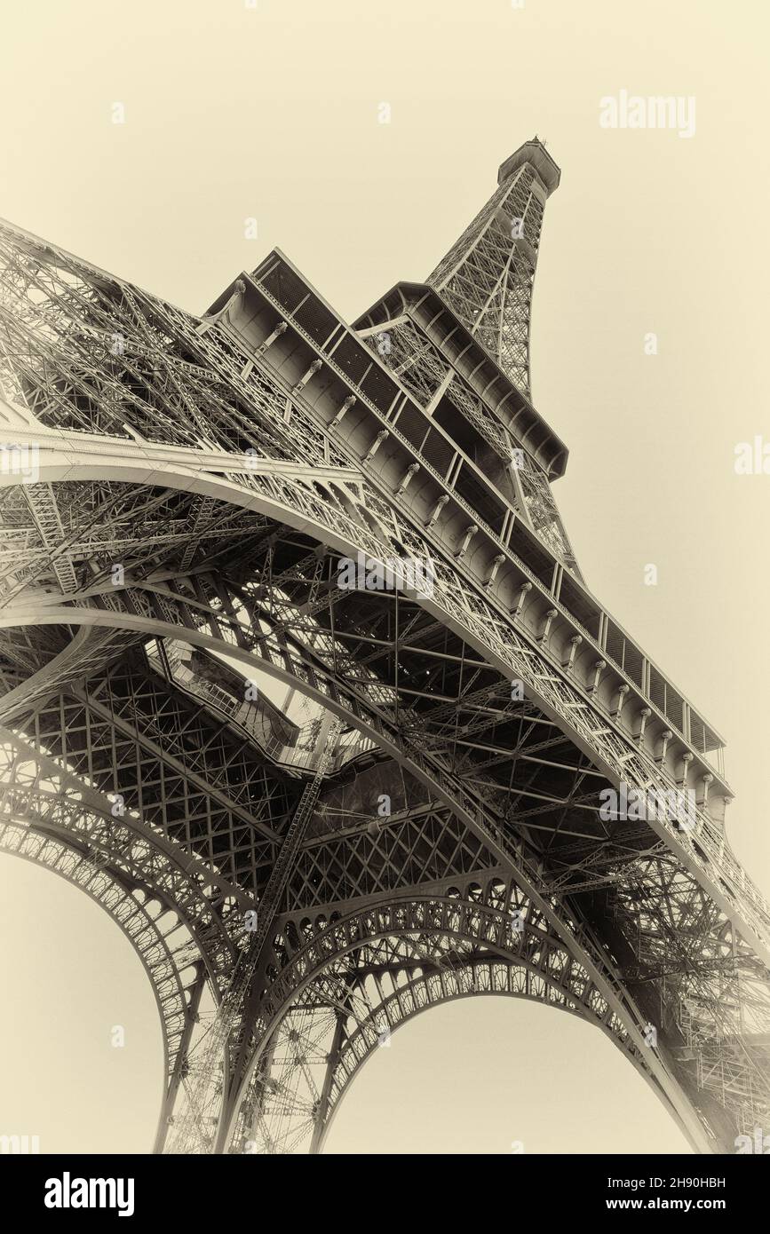 Eiffel tower old hi-res stock photography and images - Alamy