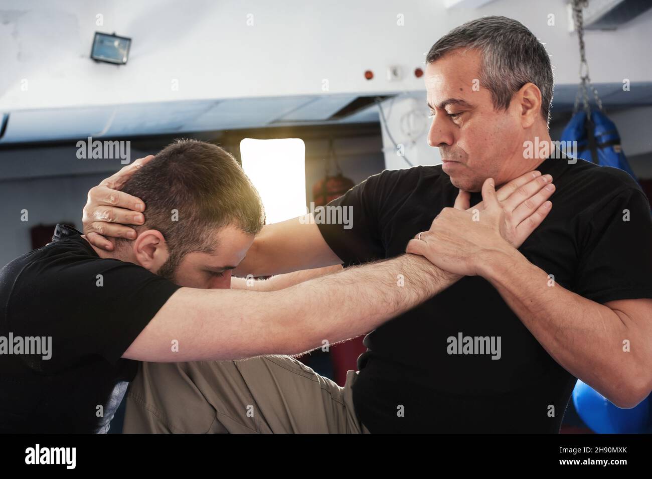 Kapap instructor demonstrates street fighting self defense technique ...