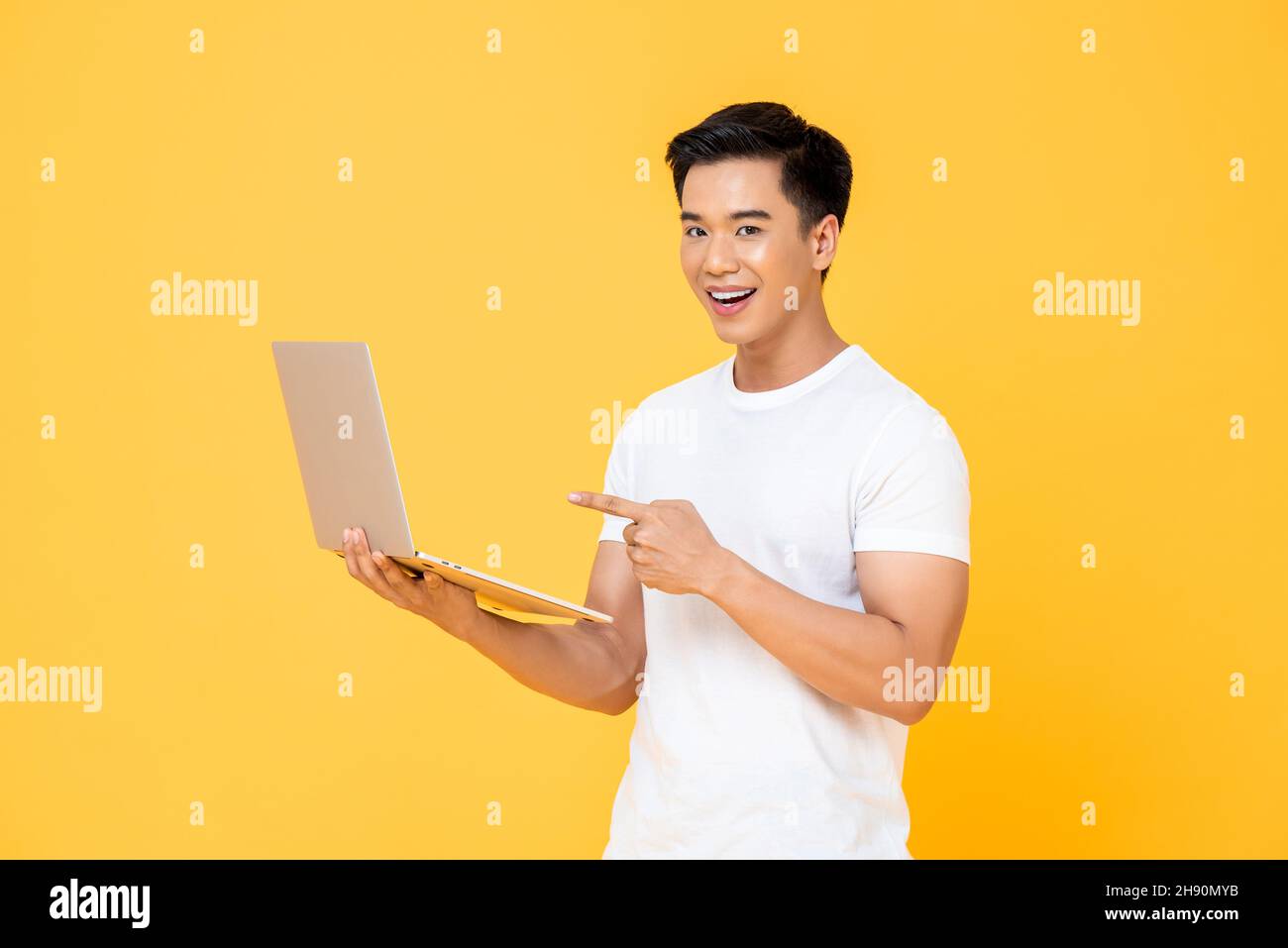 Yellow connectivity background hi-res stock photography and images - Alamy