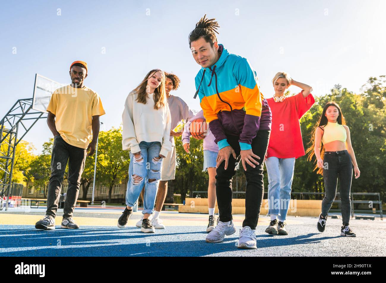 Teens posing outdoors hi-res stock photography and images - Alamy