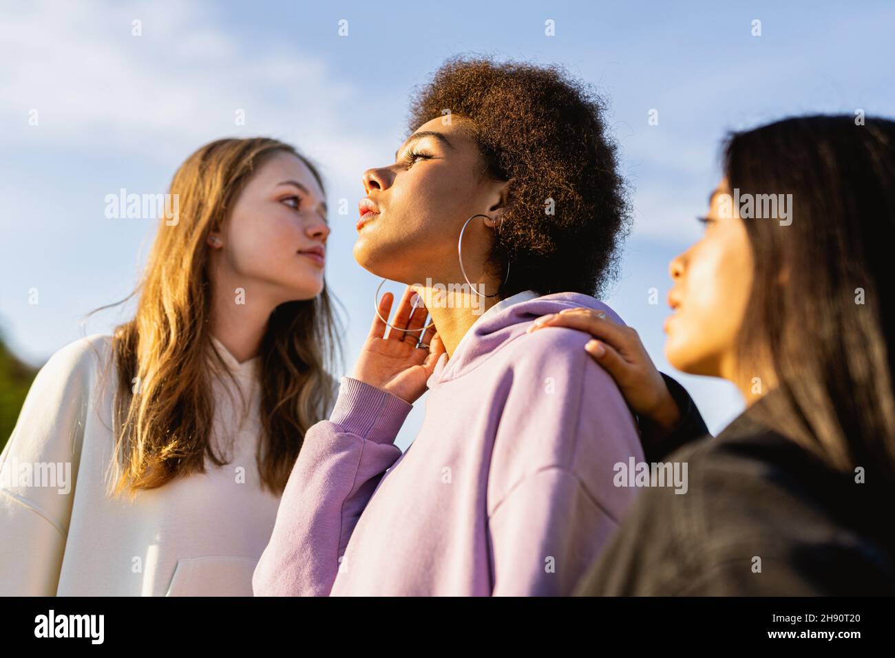 Multicultural friends female hi-res stock photography and images - Alamy