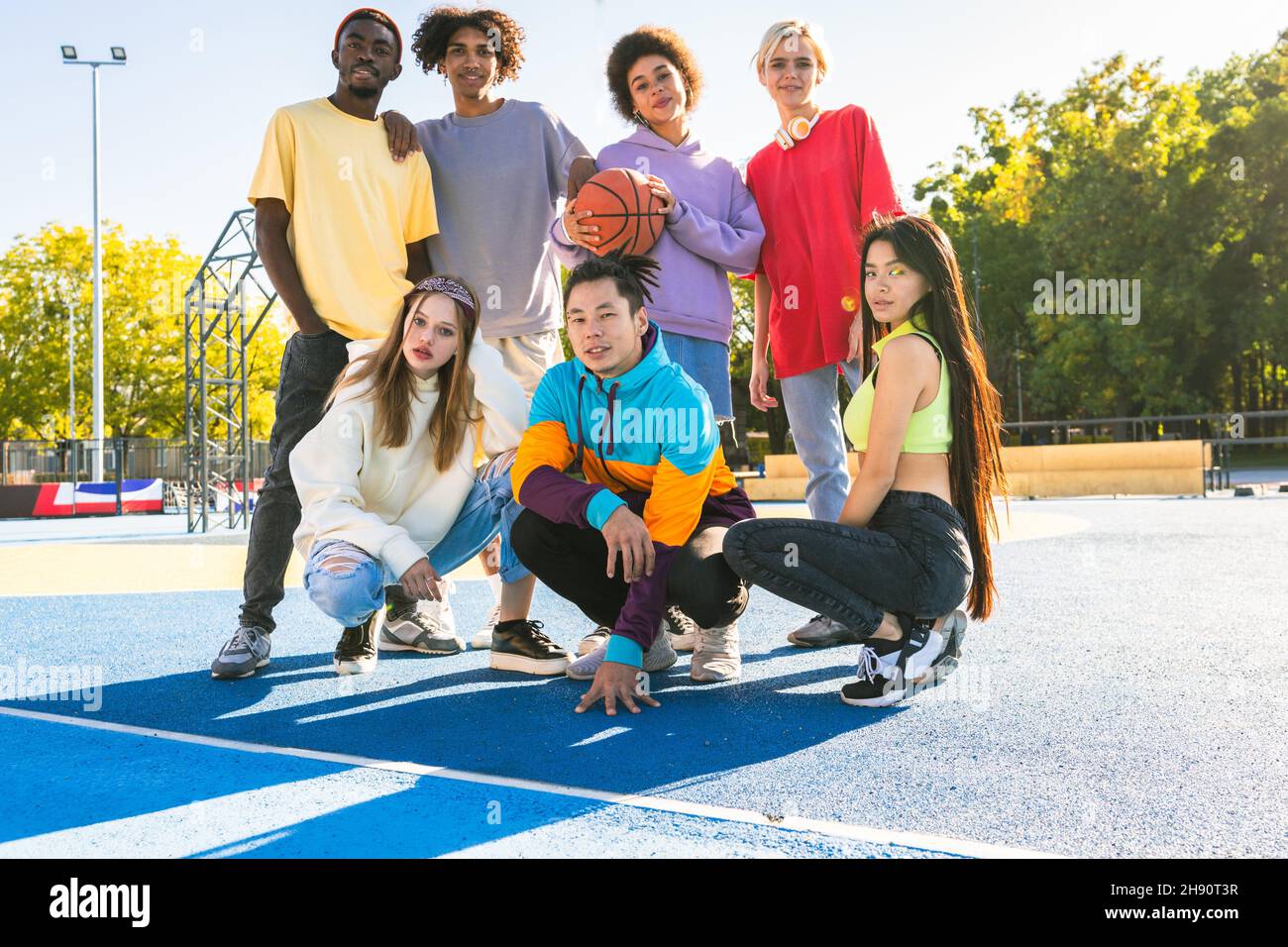 Teens posing outdoors hi-res stock photography and images - Alamy