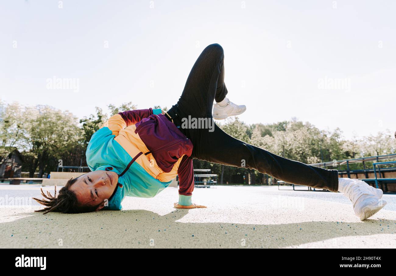 Cool young man skate park hi-res stock photography and images - Alamy