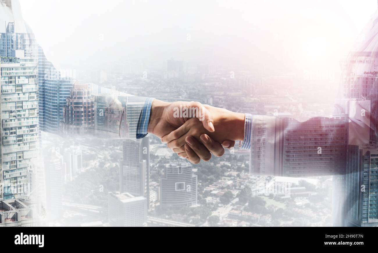 Handshake between nurse doctor hi-res stock photography and images - Alamy
