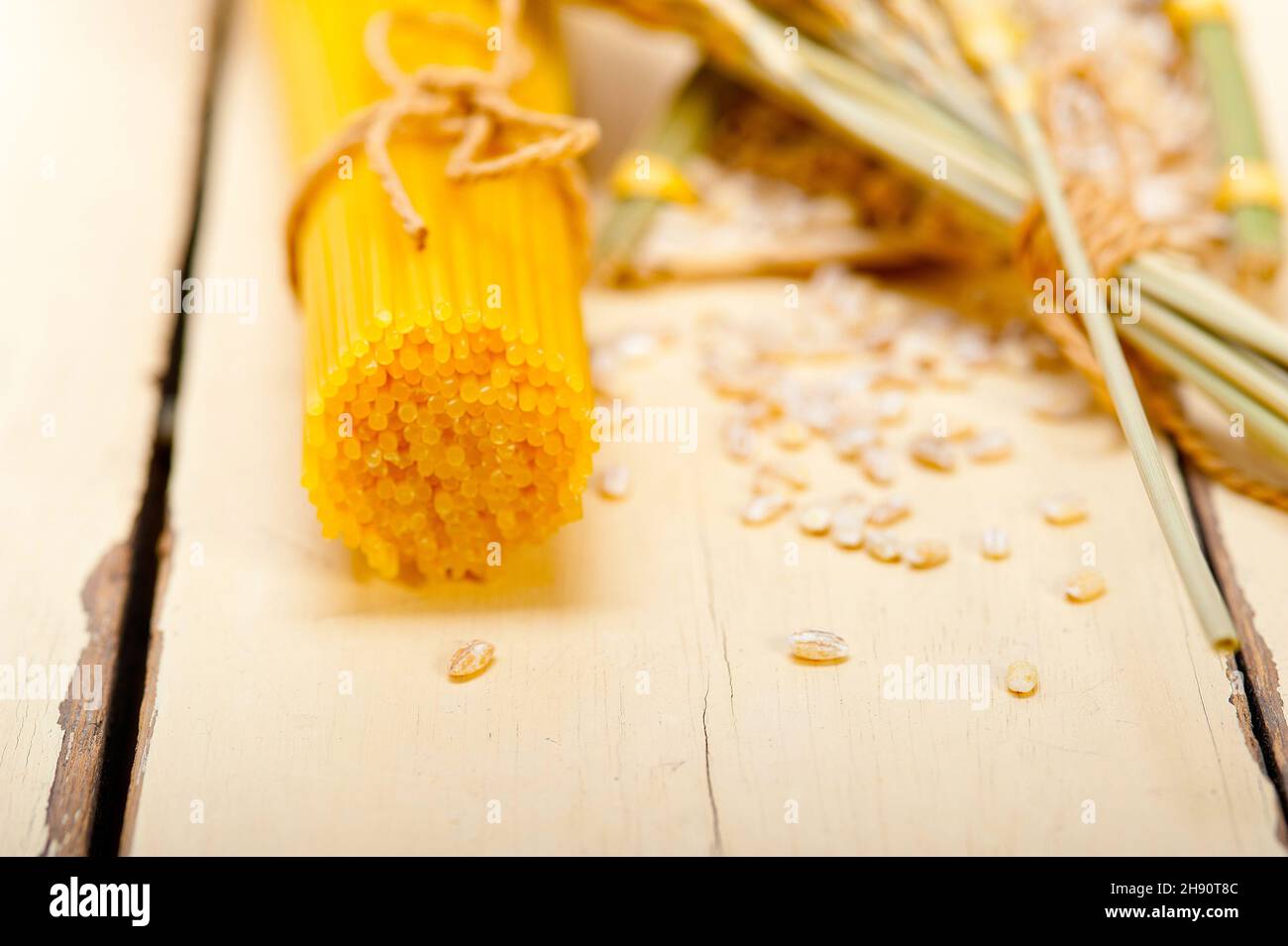 organic Raw italian pasta and durum wheat grains crop Stock Photo - Alamy