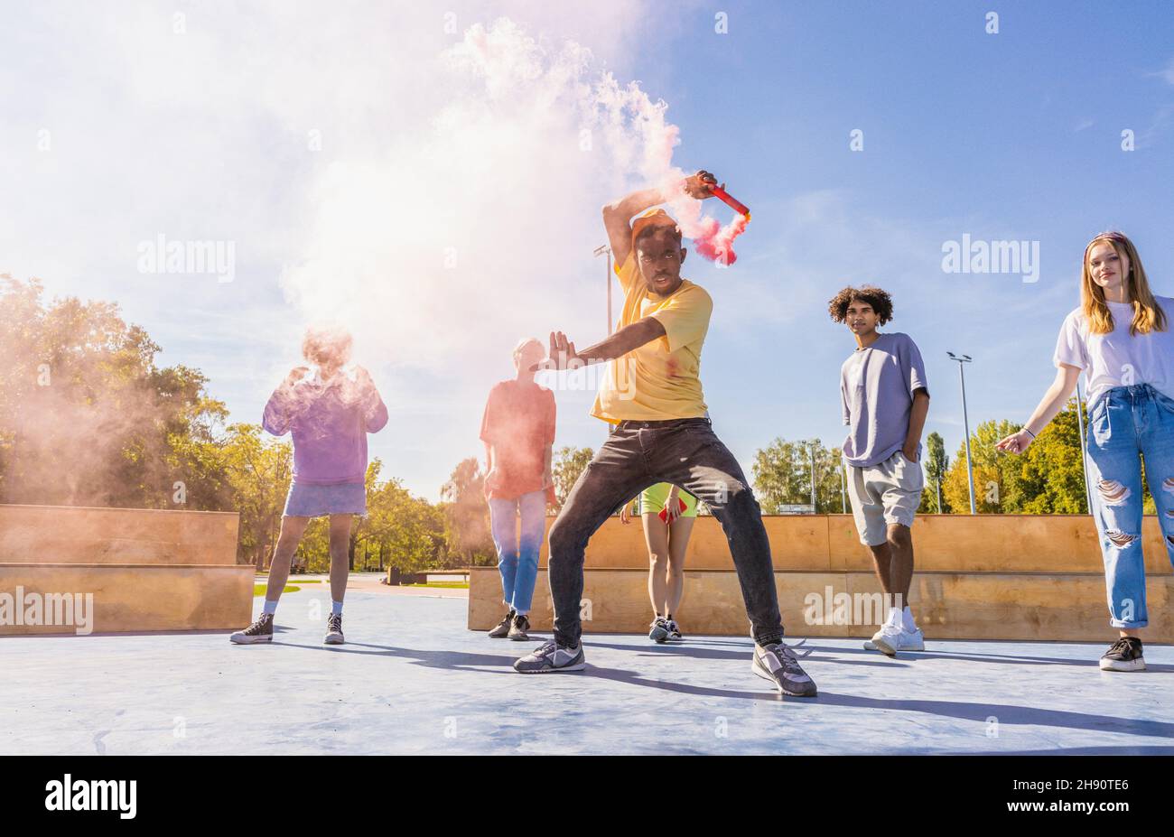 Happy friends girl teenager dancing hi-res stock photography and images ...