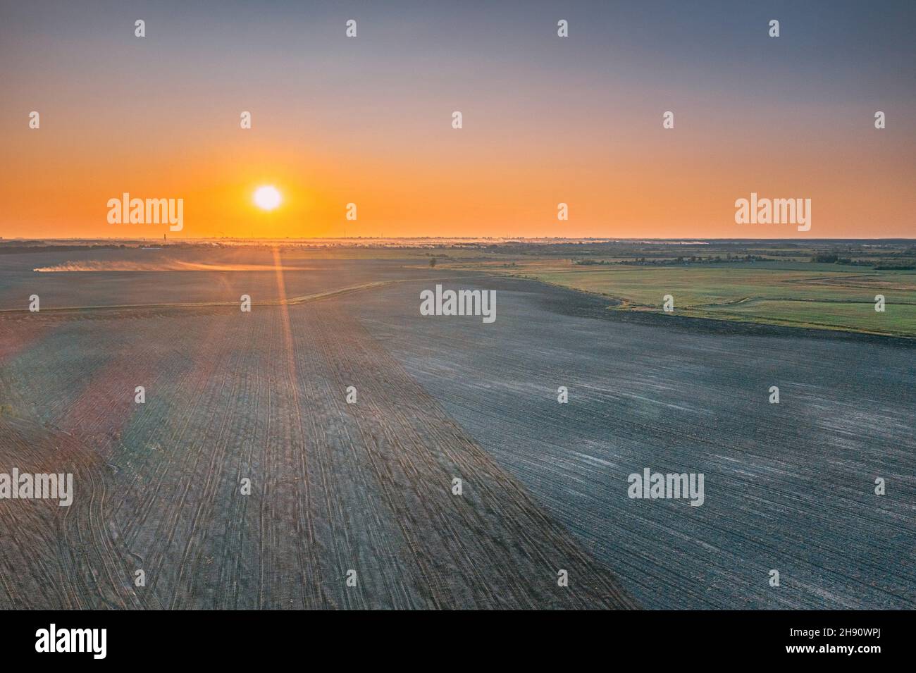 Country field birds eye view hi-res stock photography and images - Alamy