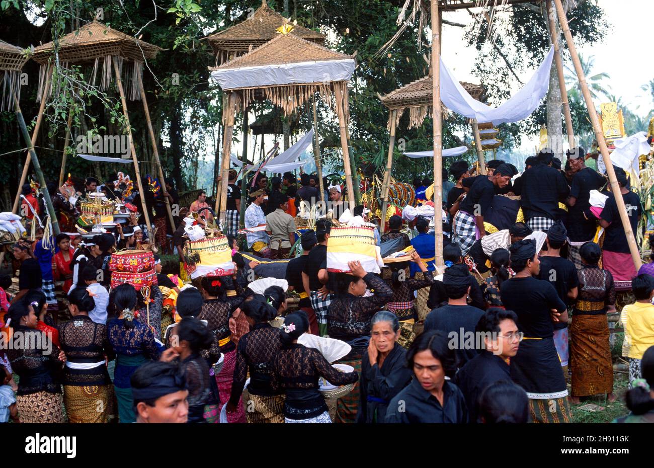 Hindu cremation ceremony hi-res stock photography and images - Alamy Hindu cremation ceremony hi-res stock photography and images - Alamy