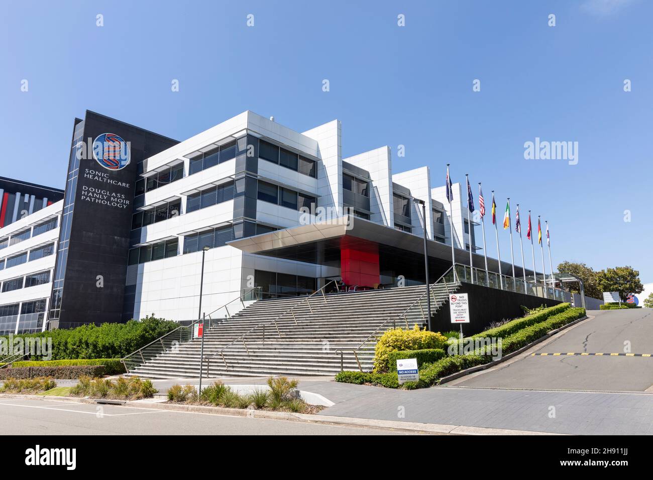 Sydney corporate office buildings hi-res stock photography and images ...