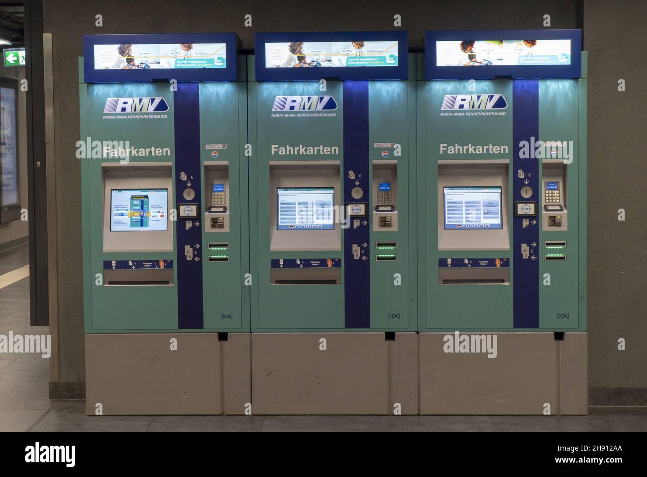 Car vending machines hi-res stock photography and images - Alamy