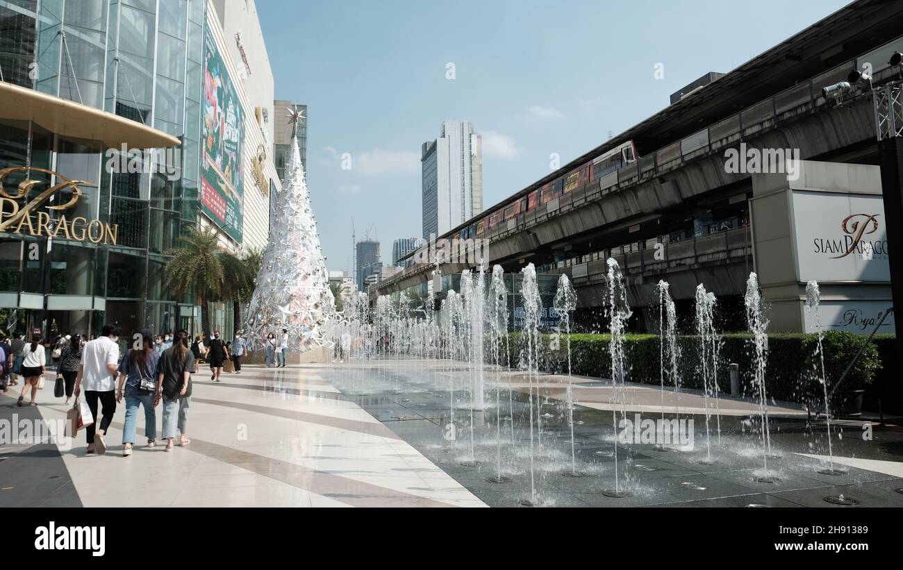 Christmas tree siam paragon shopping hi-res stock photography and ...