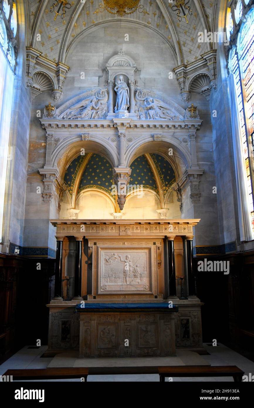 Chateau de chantilly interior hi-res stock photography and images - Alamy