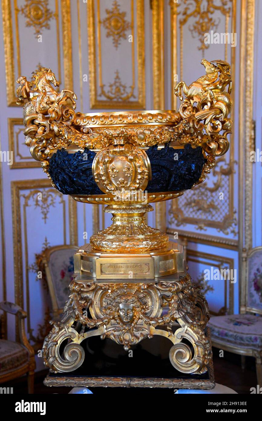 Chateau de chantilly interior hi-res stock photography and images - Alamy