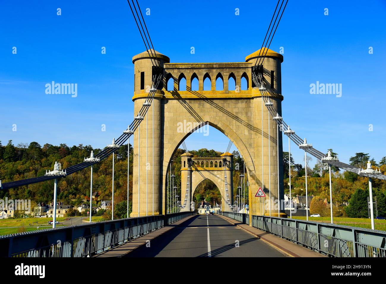 Suspension architecture hi-res stock photography and images - Alamy