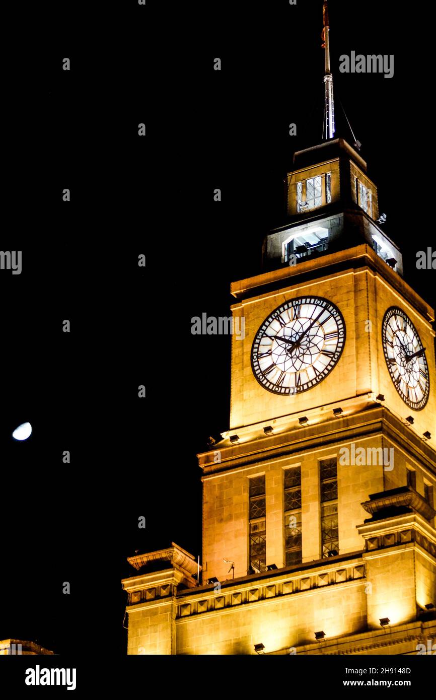 Shanghai Custom House Building High Resolution Stock Photography and ...