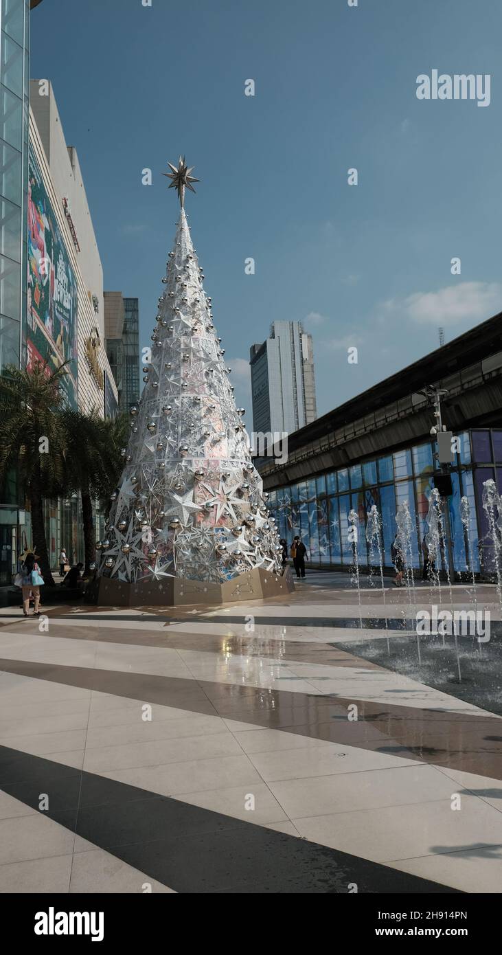 Christmas tree siam paragon shopping hi-res stock photography and ...