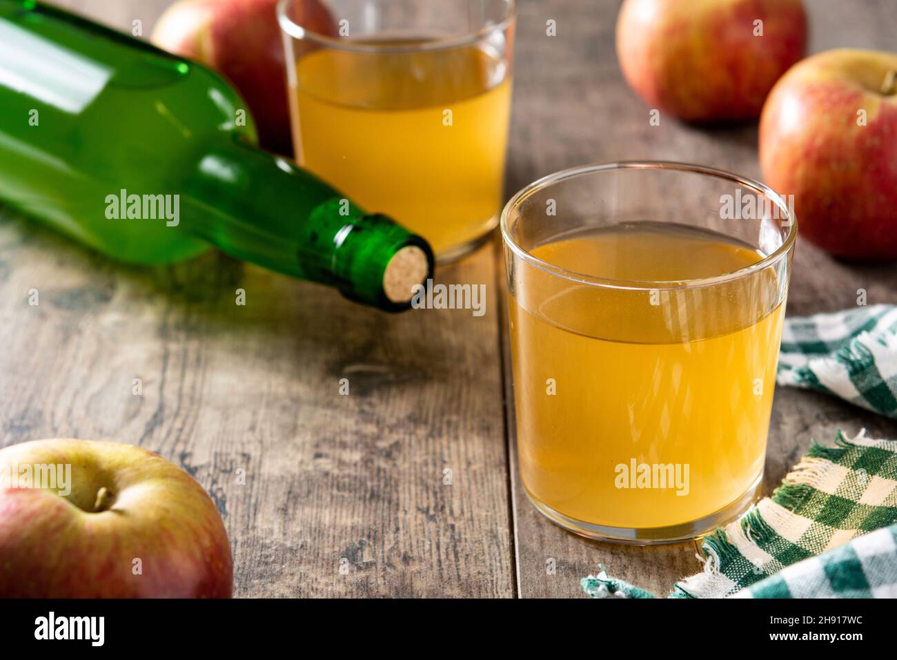 Apple cider drink hi-res stock photography and images - Alamy