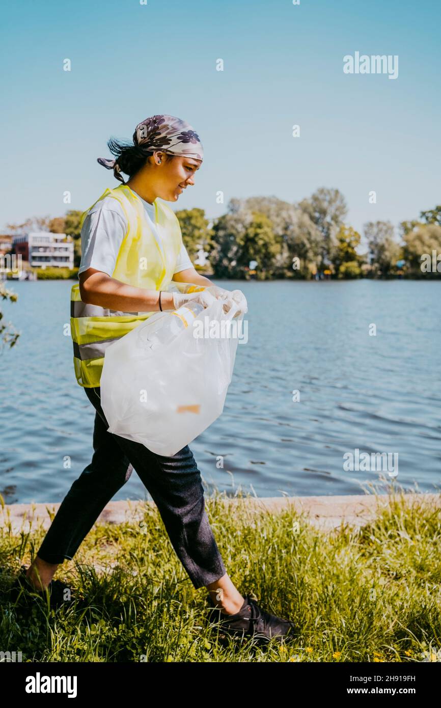 Indian environmentalist hi-res stock photography and images - Alamy