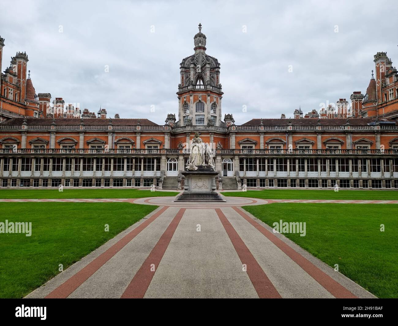 Royal holloway university hi-res stock photography and images - Alamy