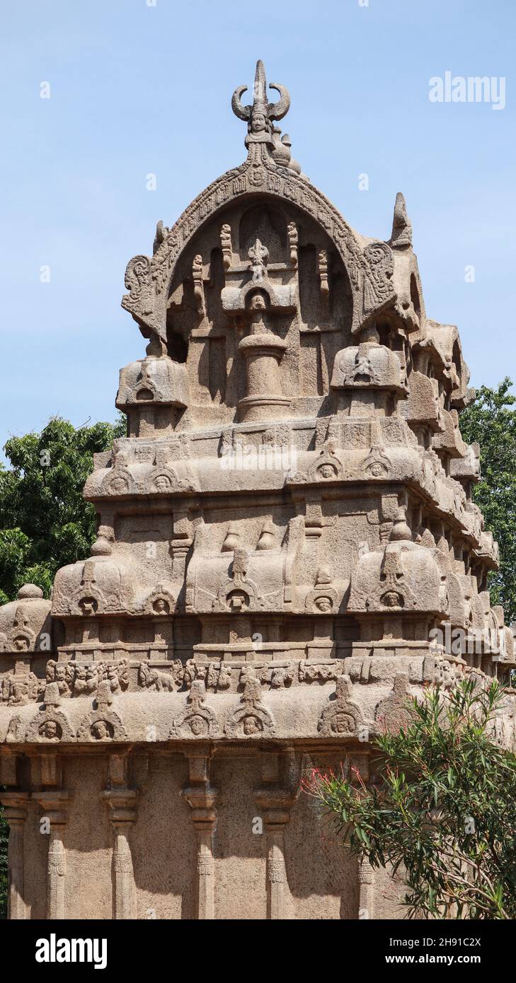 Hindu god stone sculptures hi-res stock photography and images - Alamy