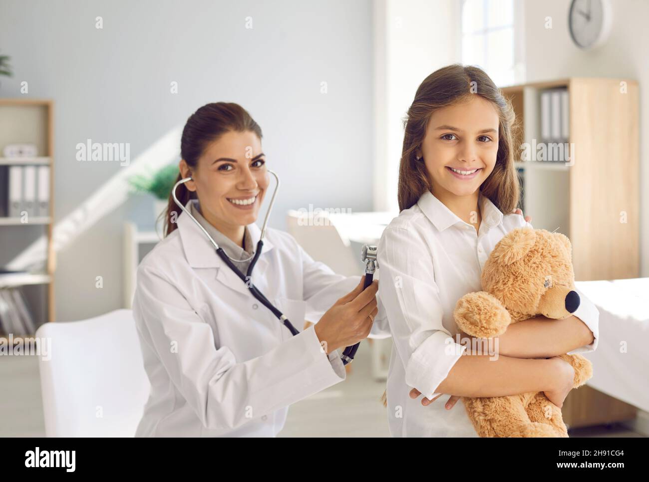 Sick children in hospital hi-res stock photography and images - Alamy