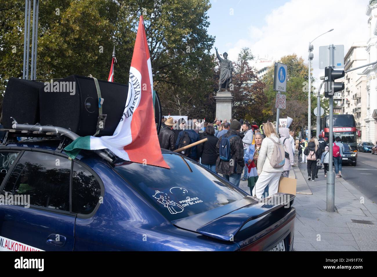 Crowd of people at rally hi-res stock photography and images - Alamy