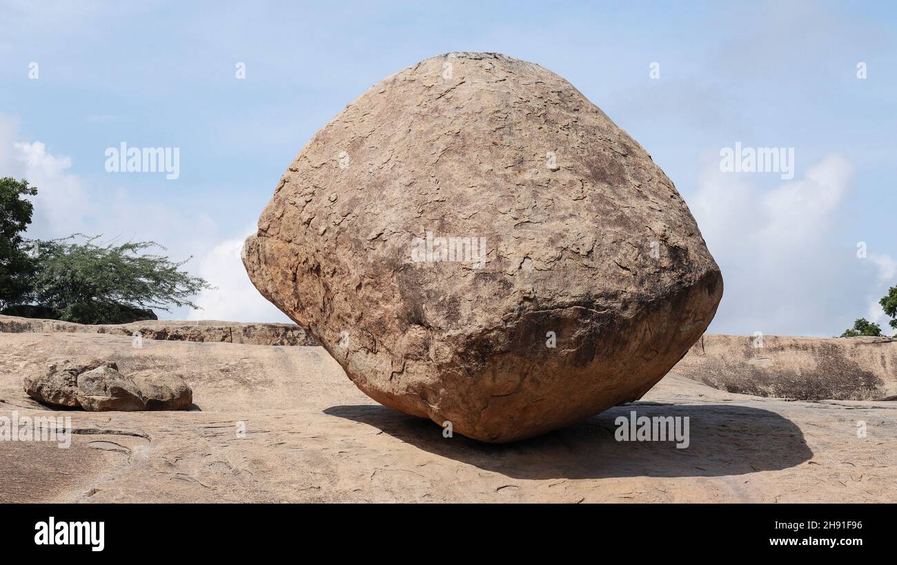 Balancing rock india hi-res stock photography and images - Alamy