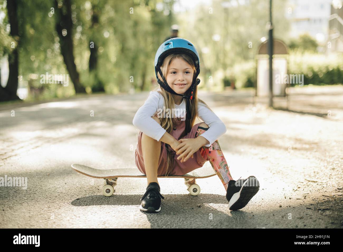 Prosthetic leg, girl hi-res stock photography and images - Alamy