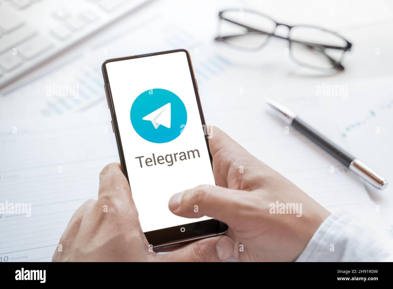 Discord icon logo hi-res stock photography and images - Alamy