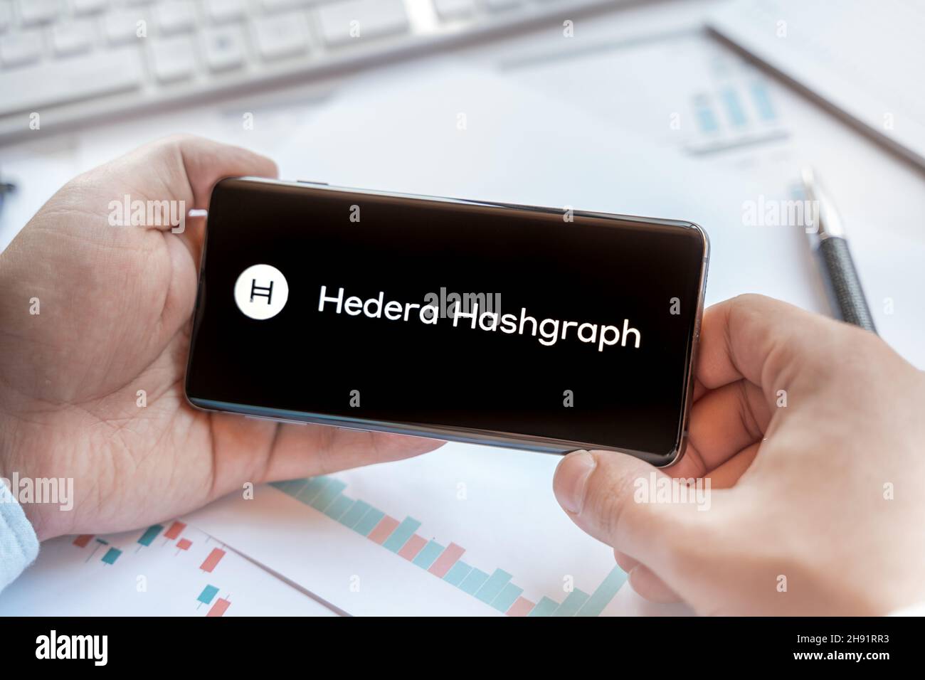 Hbar crypto logo hi-res stock photography and images - Alamy