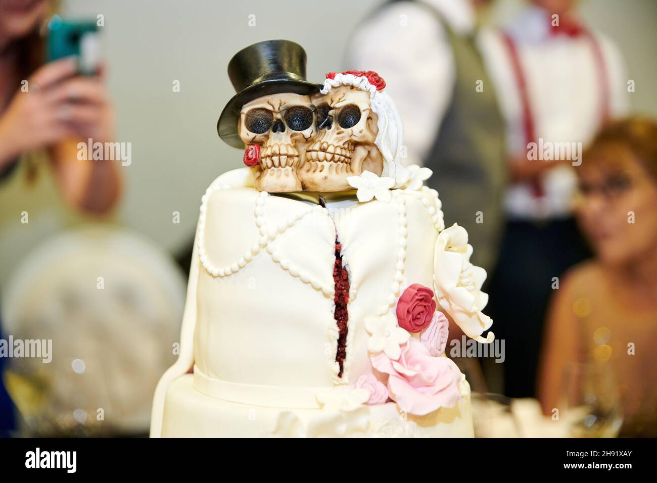 Skull bride hi-res stock photography and images - Alamy