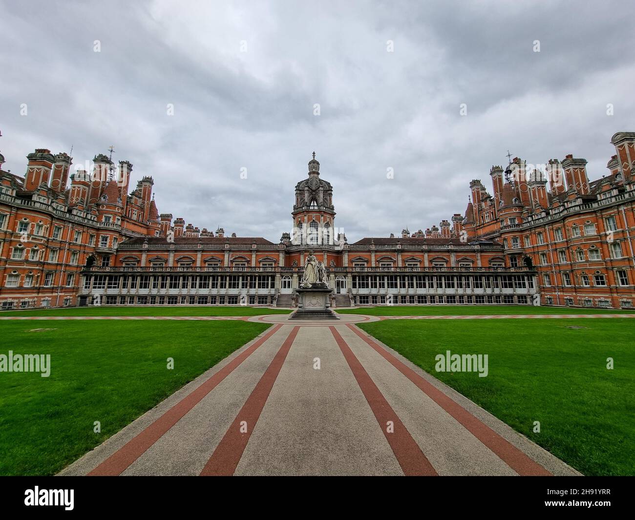 Royal holloway founders building hi-res stock photography and images ...