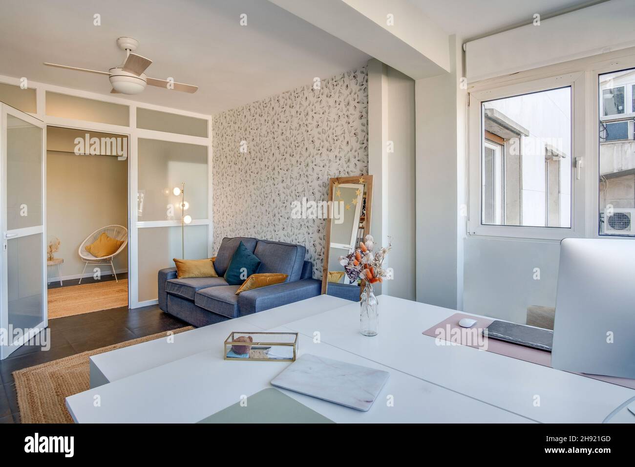 Office computers trendy hi-res stock photography and images - Alamy