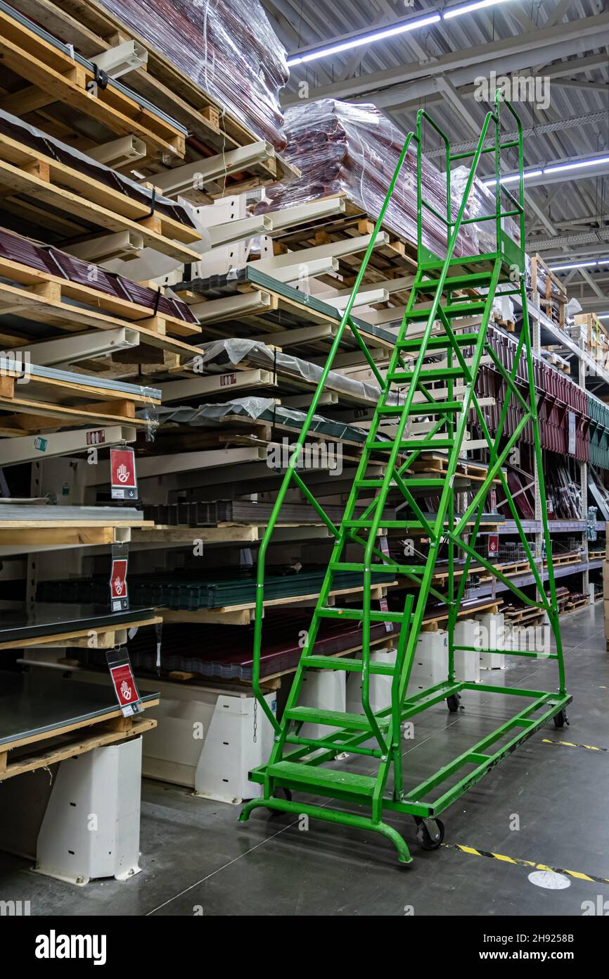 High shelving hi-res stock photography and images - Alamy