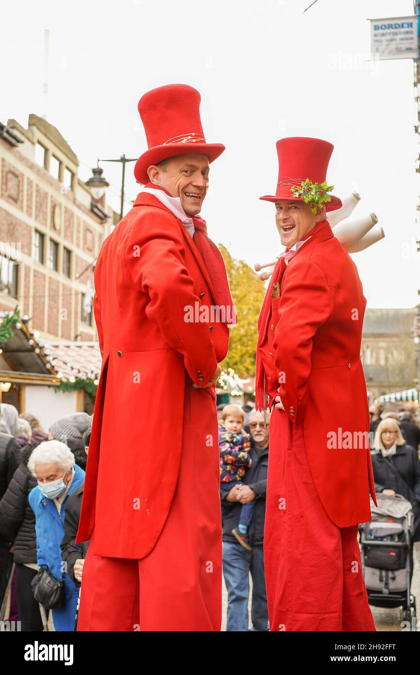 Jugglers in the circus hi-res stock photography and images - Alamy