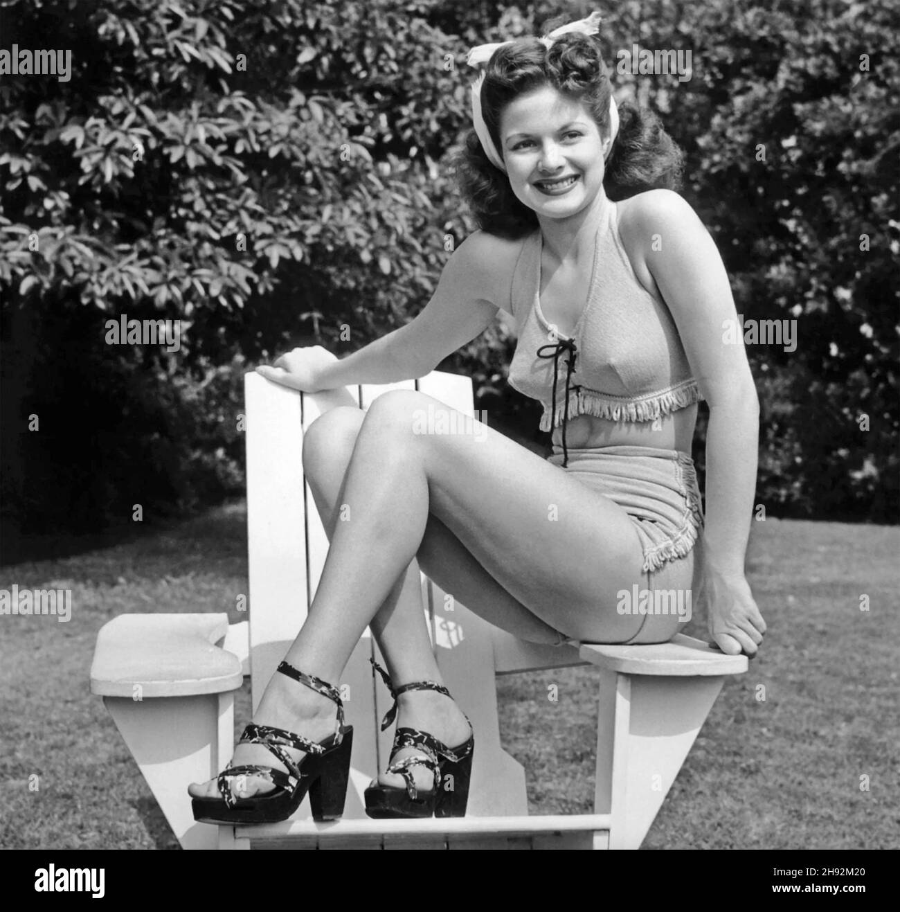 JO-CARROLL DENNISON (1923-2021) American model and film actress about 1944 Stock Photo - Alamy