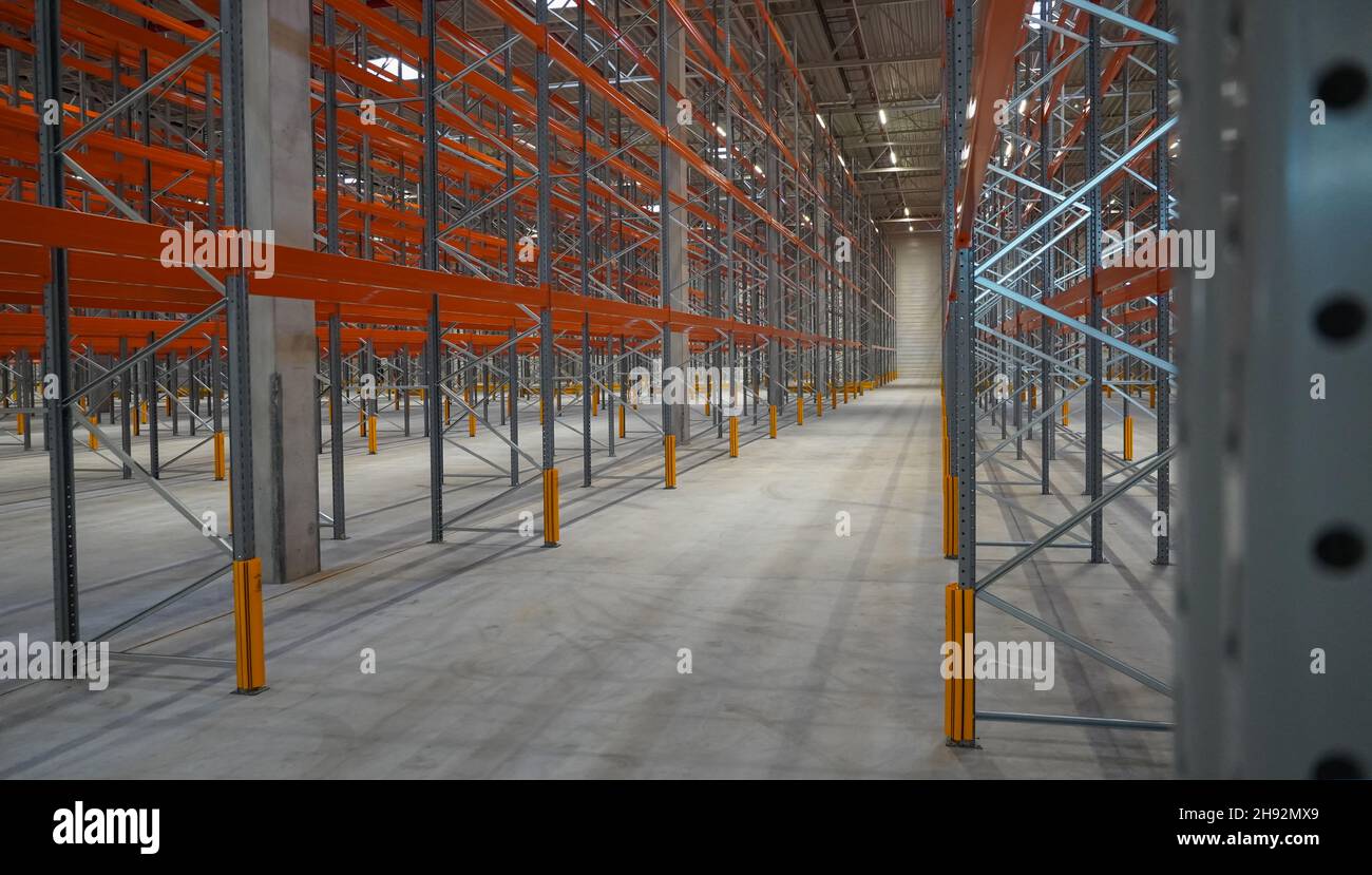 Warehouse racking hi-res stock photography and images - Alamy