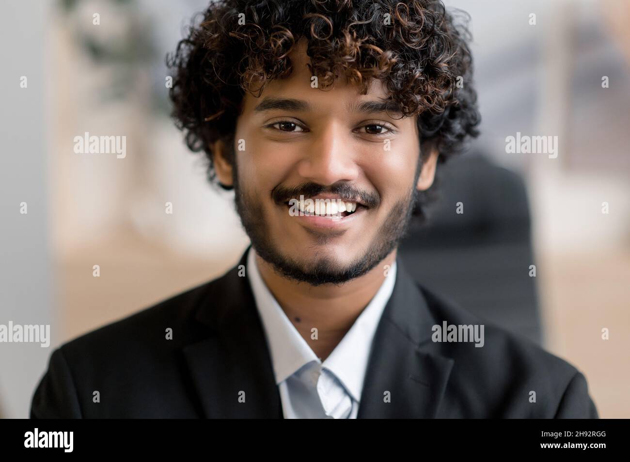 Indian business man hi-res stock photography and images - Alamy