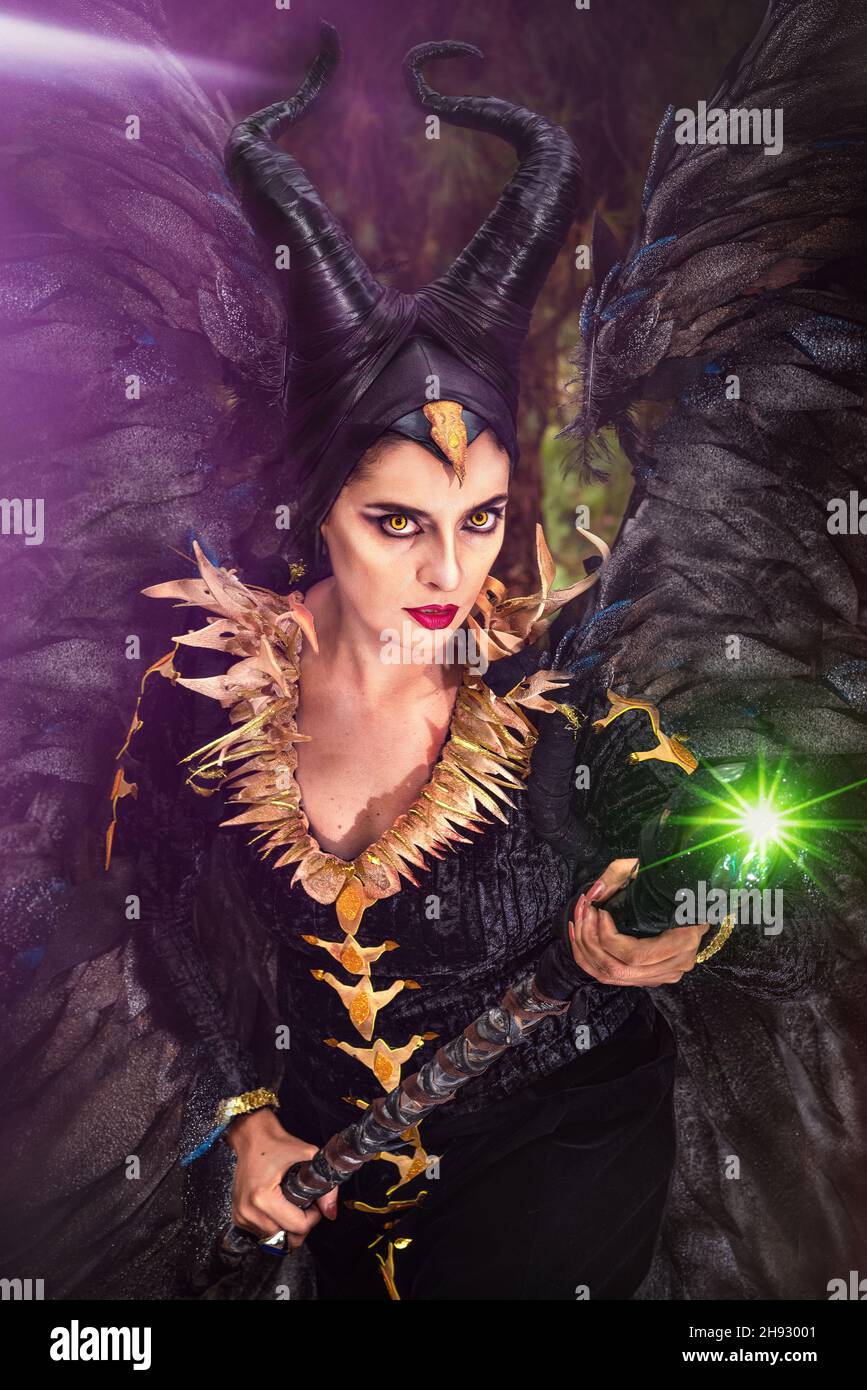 Character vertical hi-res stock photography and images - Alamy