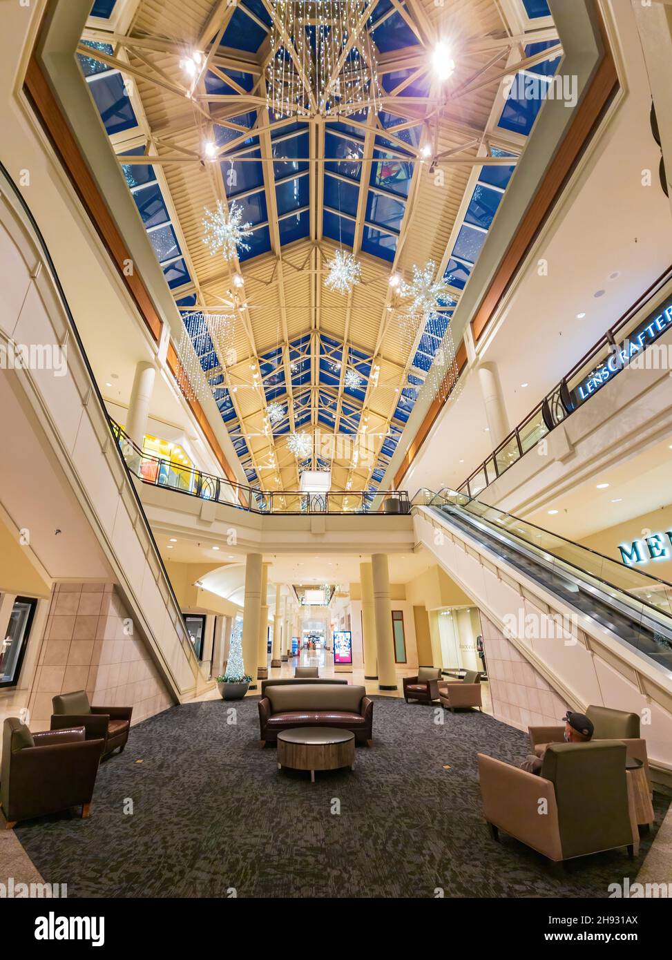 Penn square mall hi-res stock photography and images - Alamy