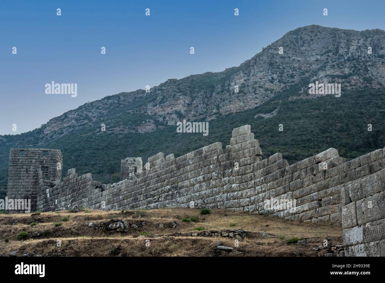 ancient protection wall of Messene Stock Photo - Alamy