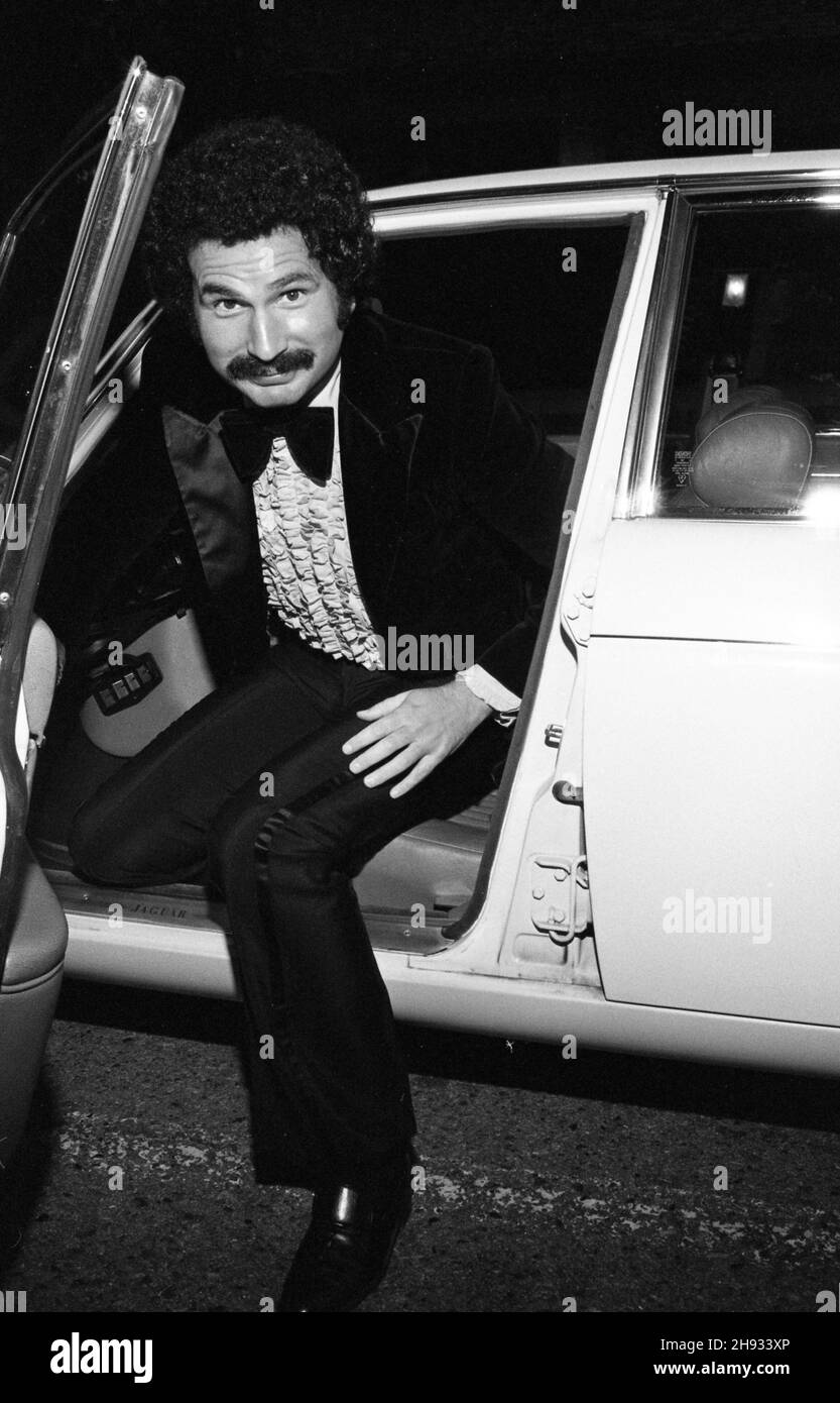 Gabe Kaplan seen arriving to a party at Jerry Buss' newly-purchased ...