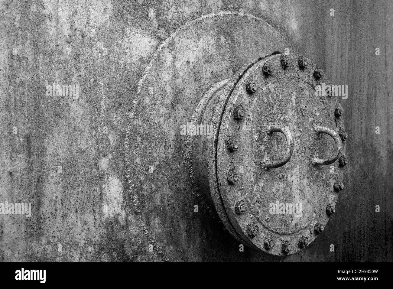 Industrial fuel storage tank hi-res stock photography and images - Alamy