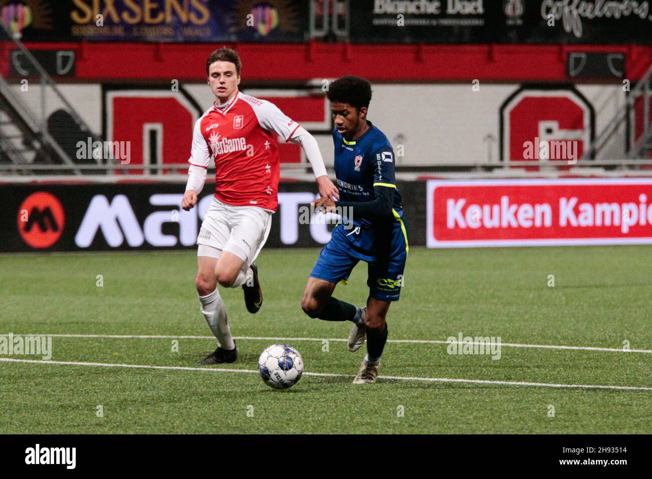 MAASTRICHT, NETHERLANDS - DECEMBER 3: Matteo Waem of MVV Maastricht and ...