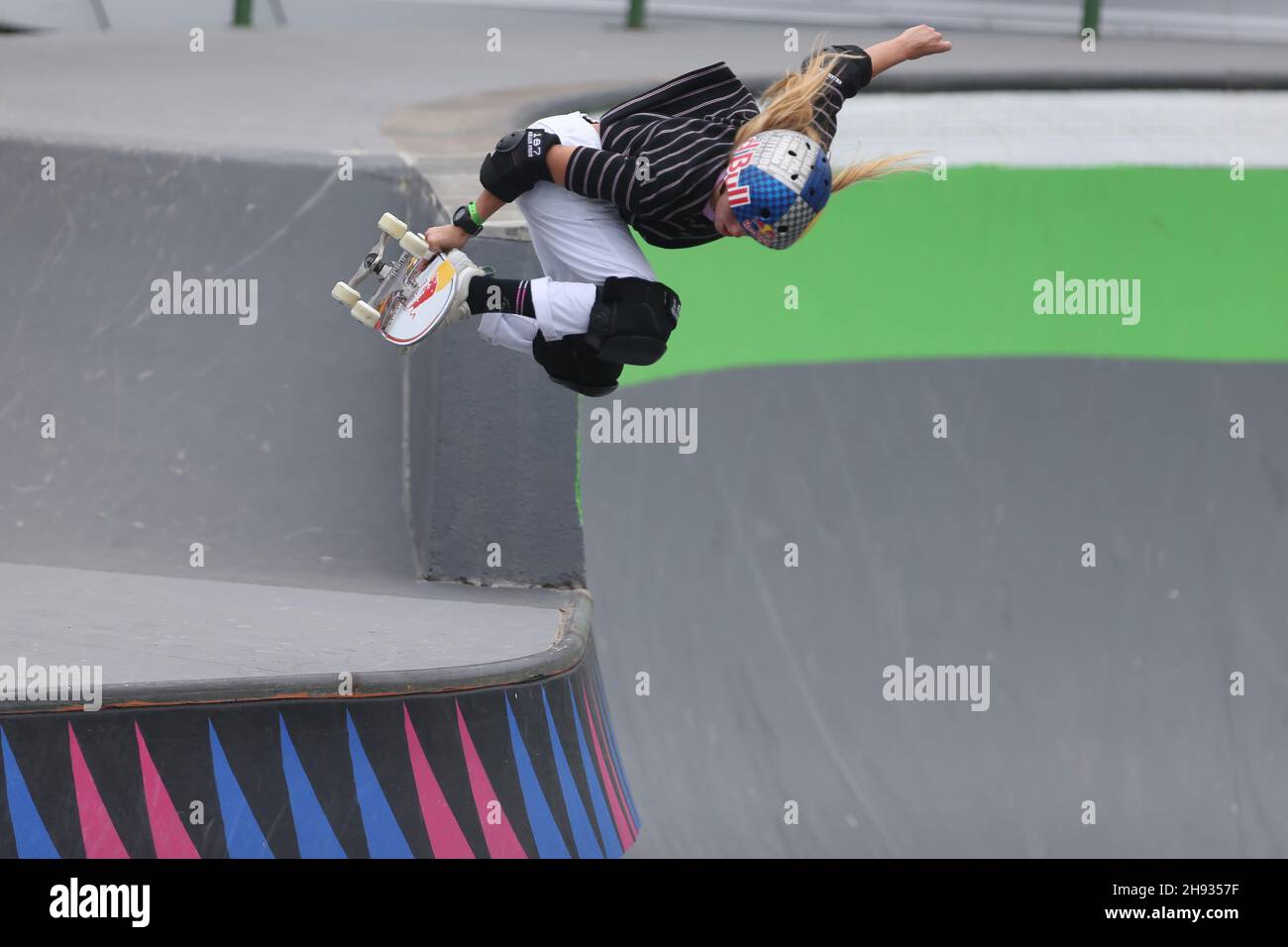 Asp open hi-res stock photography and images - Alamy