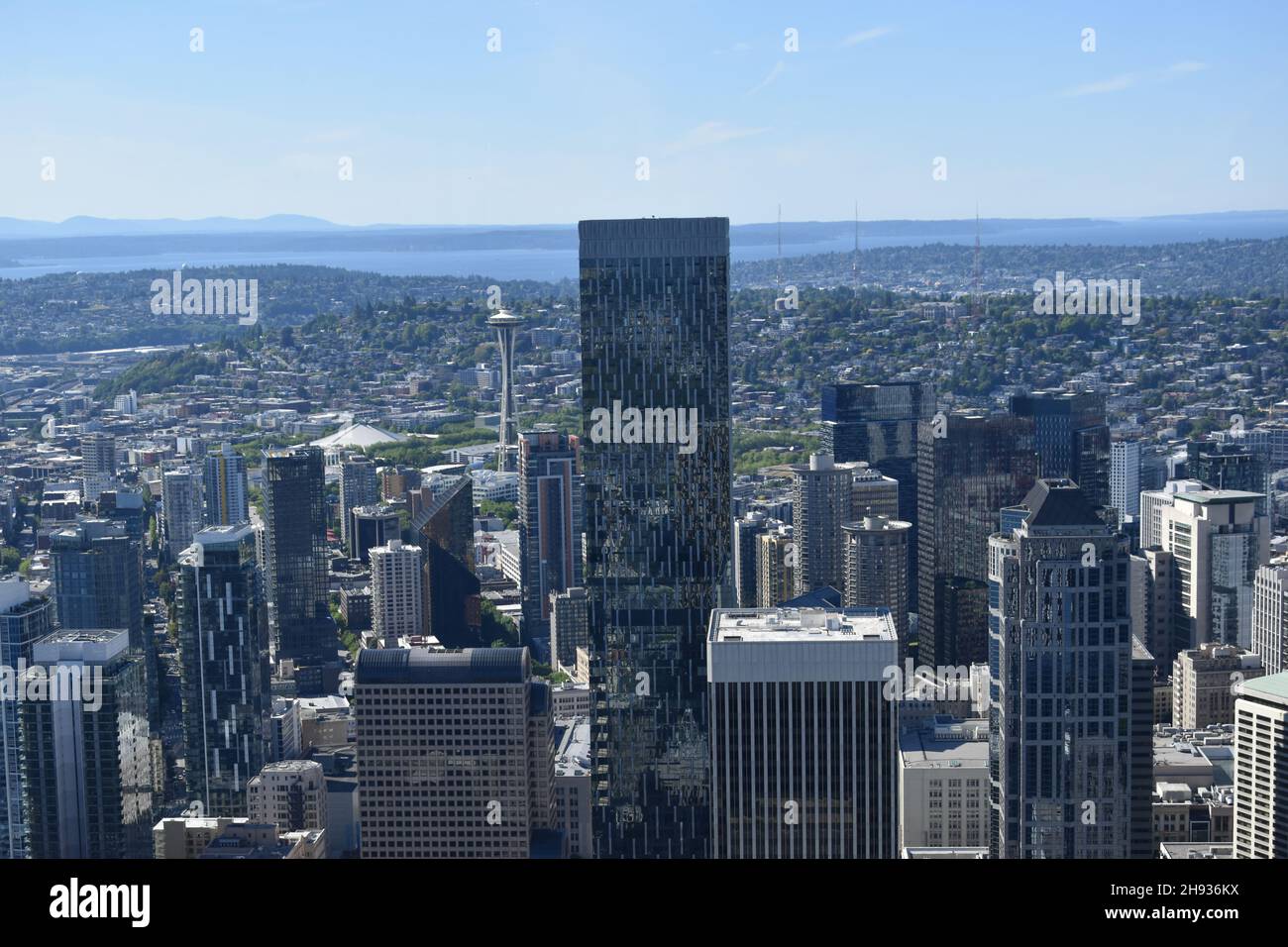 View of Seattle and its surrounding areas from the Observation Deck ...