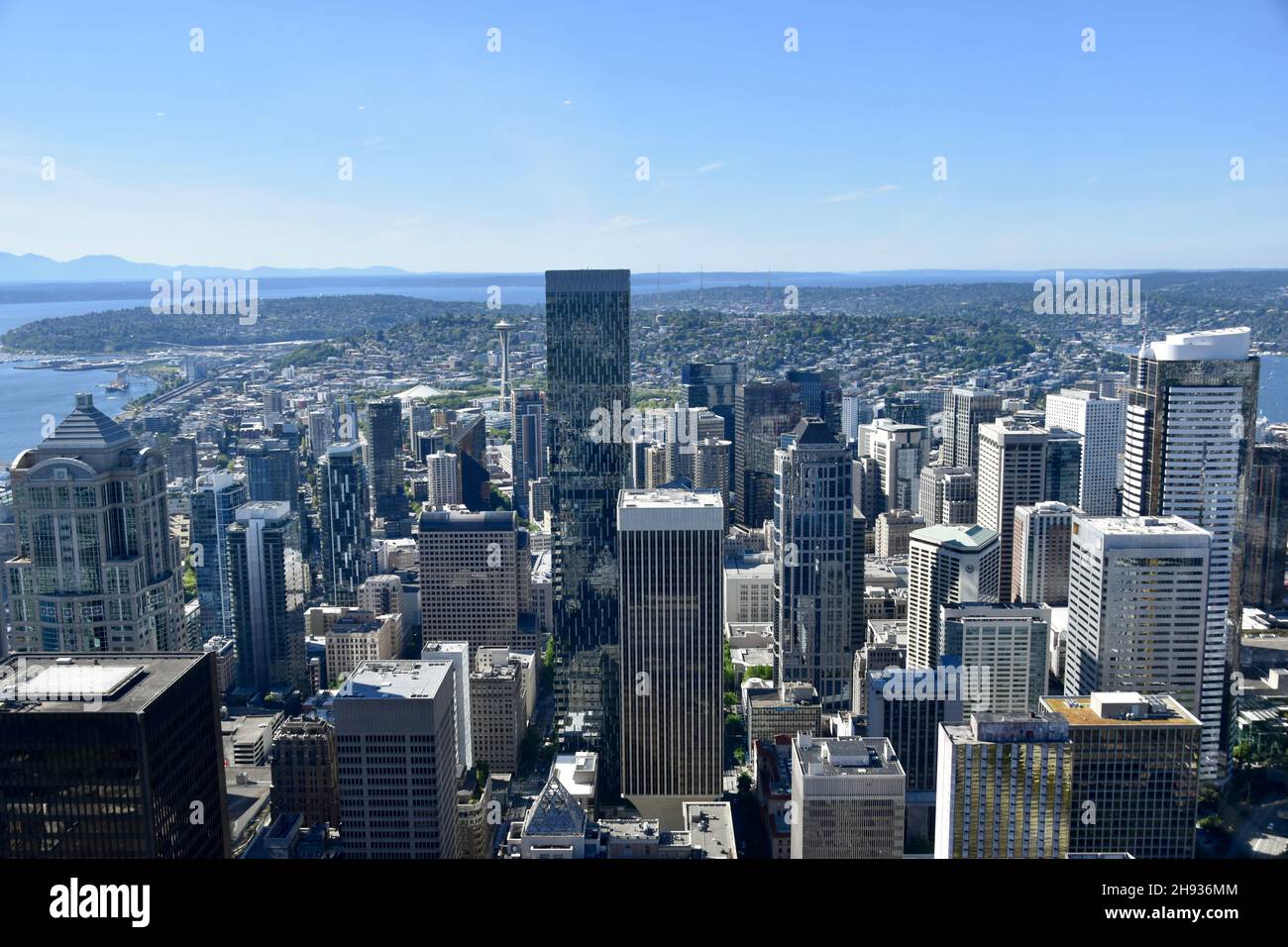 View of Seattle and its surrounding areas from the Observation Deck ...